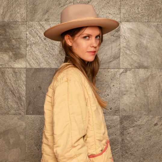 Maude in Bone – W Y E T H